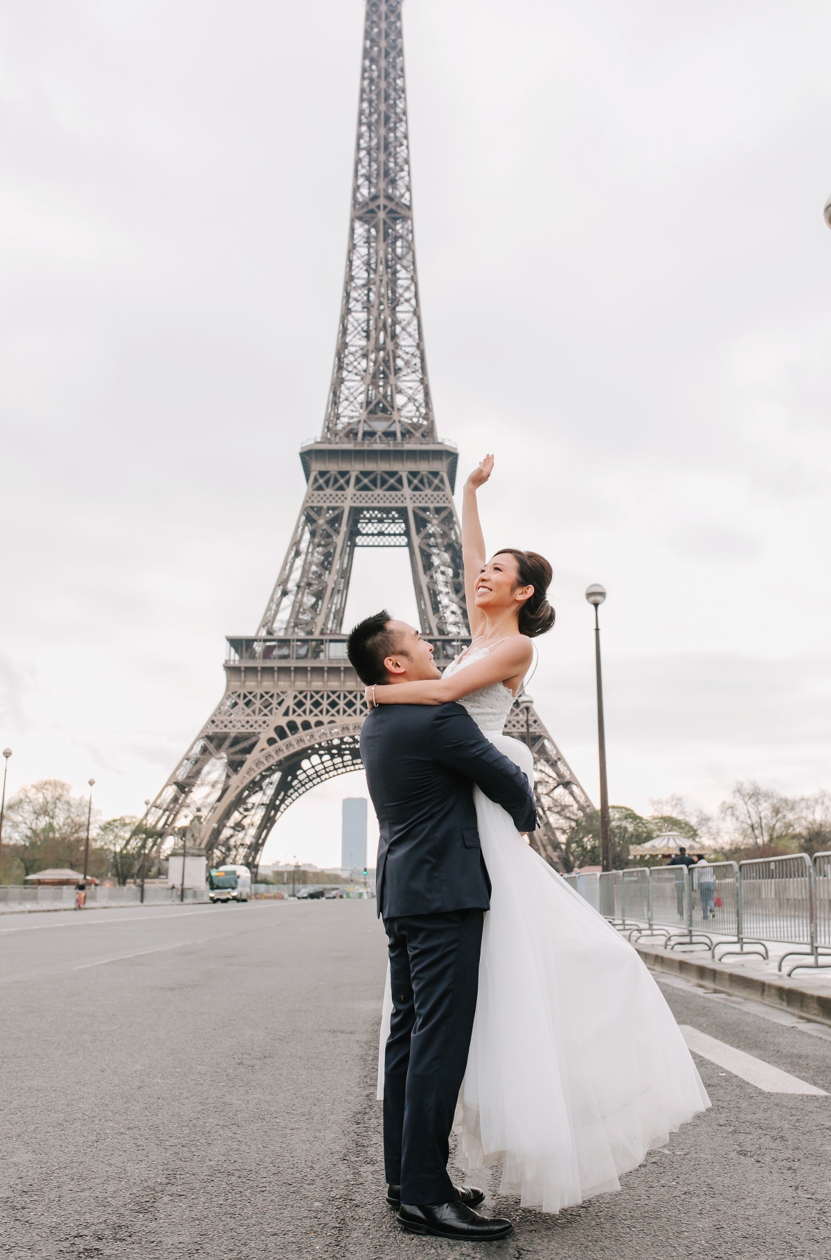 Pre-wedding photo shoot in Paris - Gabi Alves